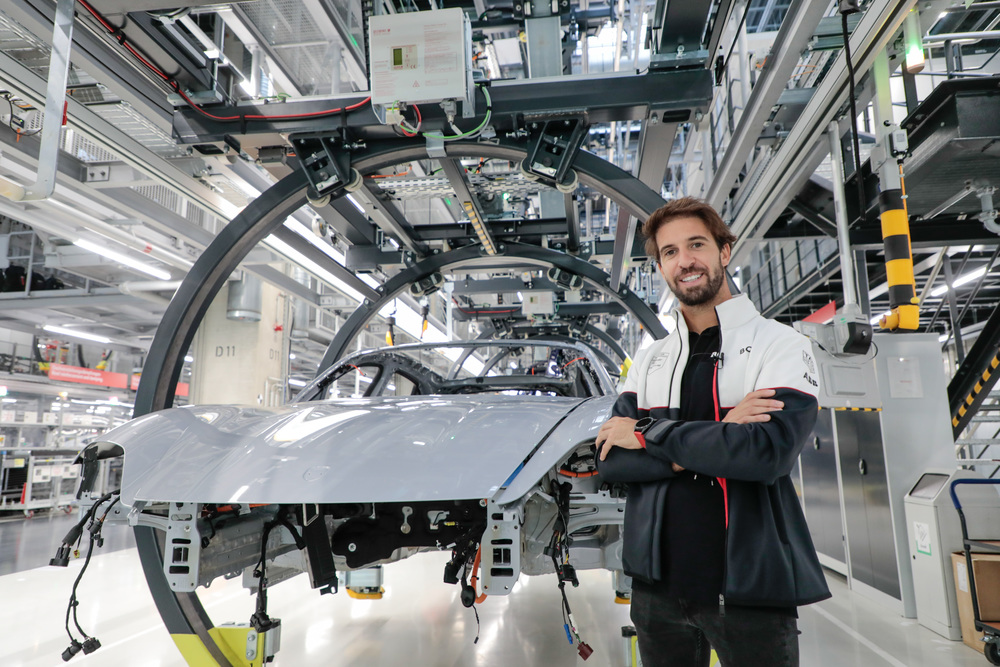 „Es war schon immer mein Wunsch, für Porsche Rennen zu fahren" - 9ELF ...